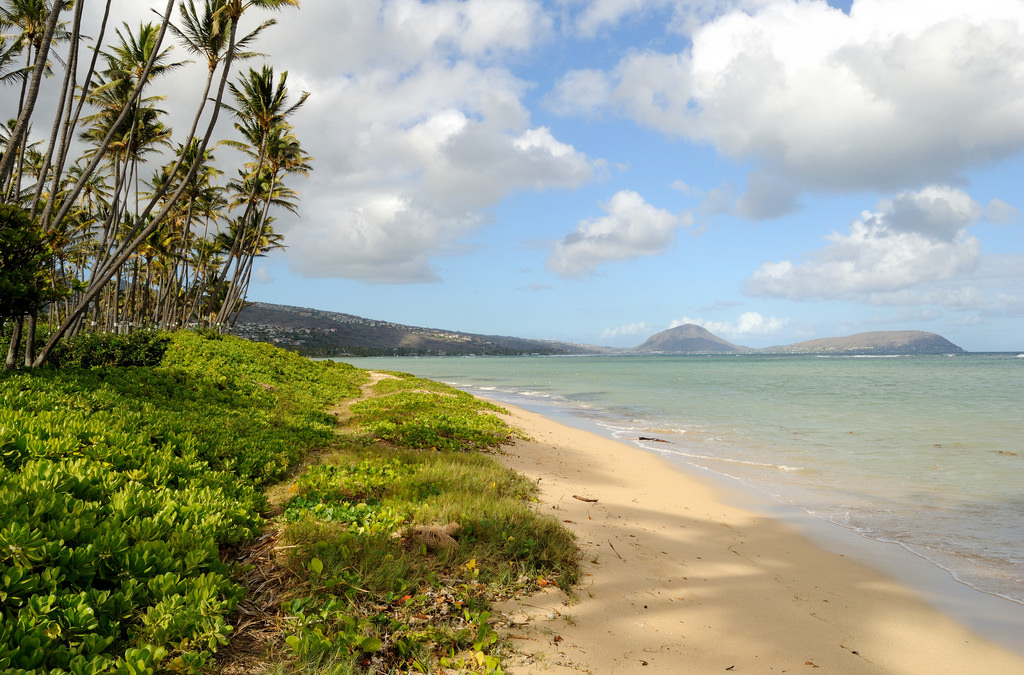 Kahala Beach - Kayak and Swim near Honolulu, Hawaii - Free Arenas