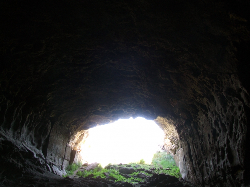 Bear Trap Cave - Cave near American Falls, Idaho - Free Arenas