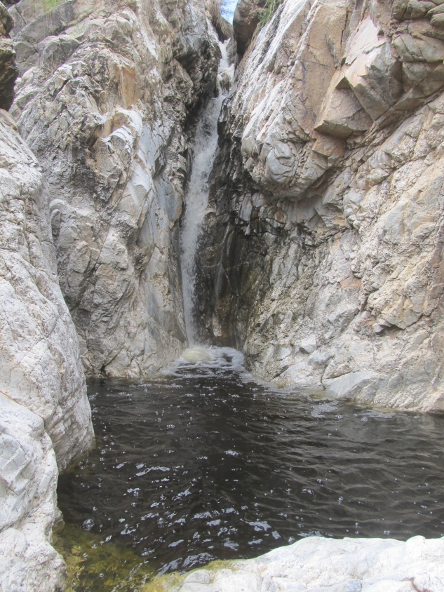 Tanque Verde Falls - Hike and Swim near Tucson, Arizona - Free Arenas