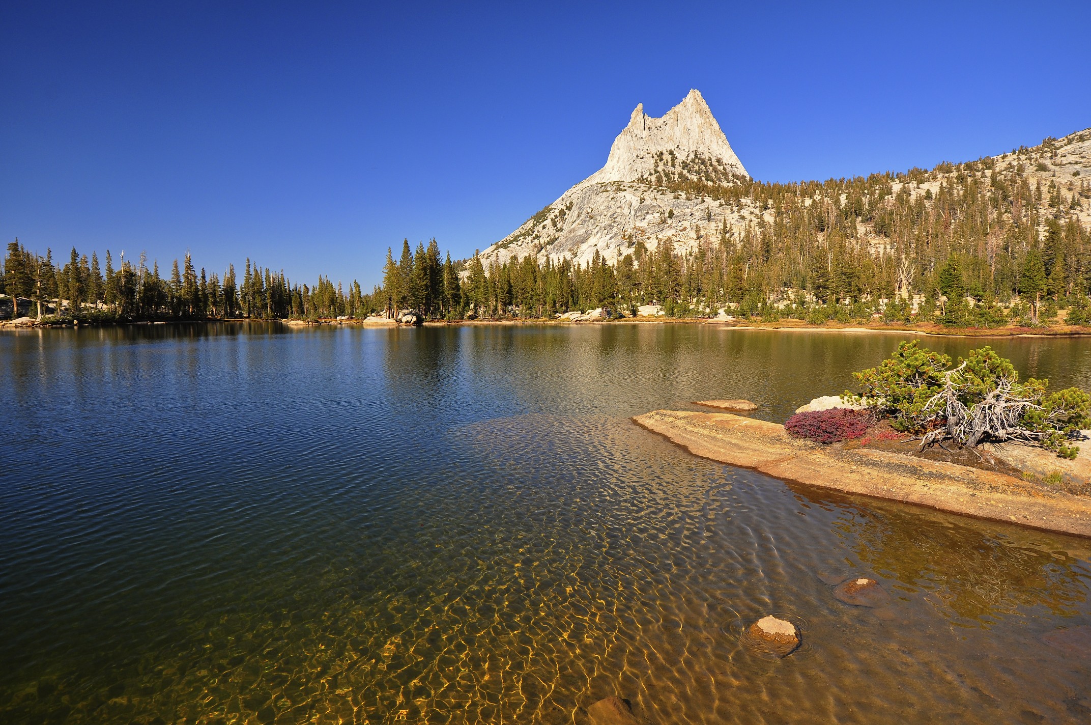 Cathedral Lakes - Hike and Swim near Wawona, California - Free Arenas