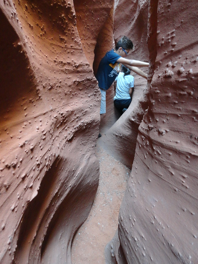 Spooky Gulch - Hike near Escalante, Utah - Free Arenas