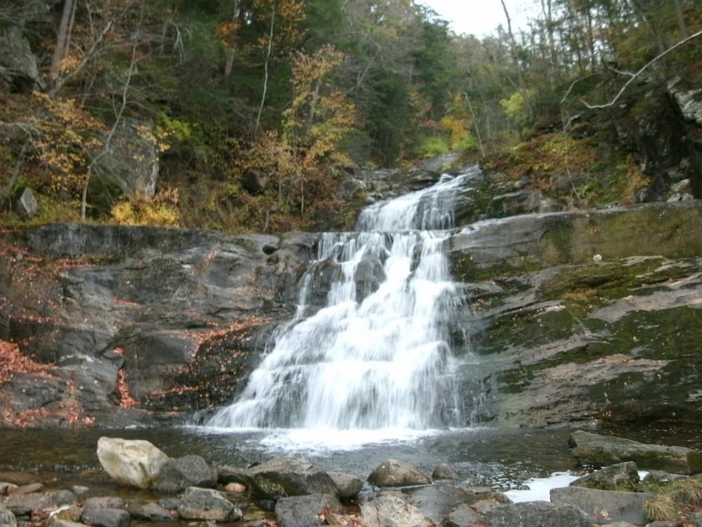 Kent Falls State Park - Hike near Kent, Connecticut - Free Arenas